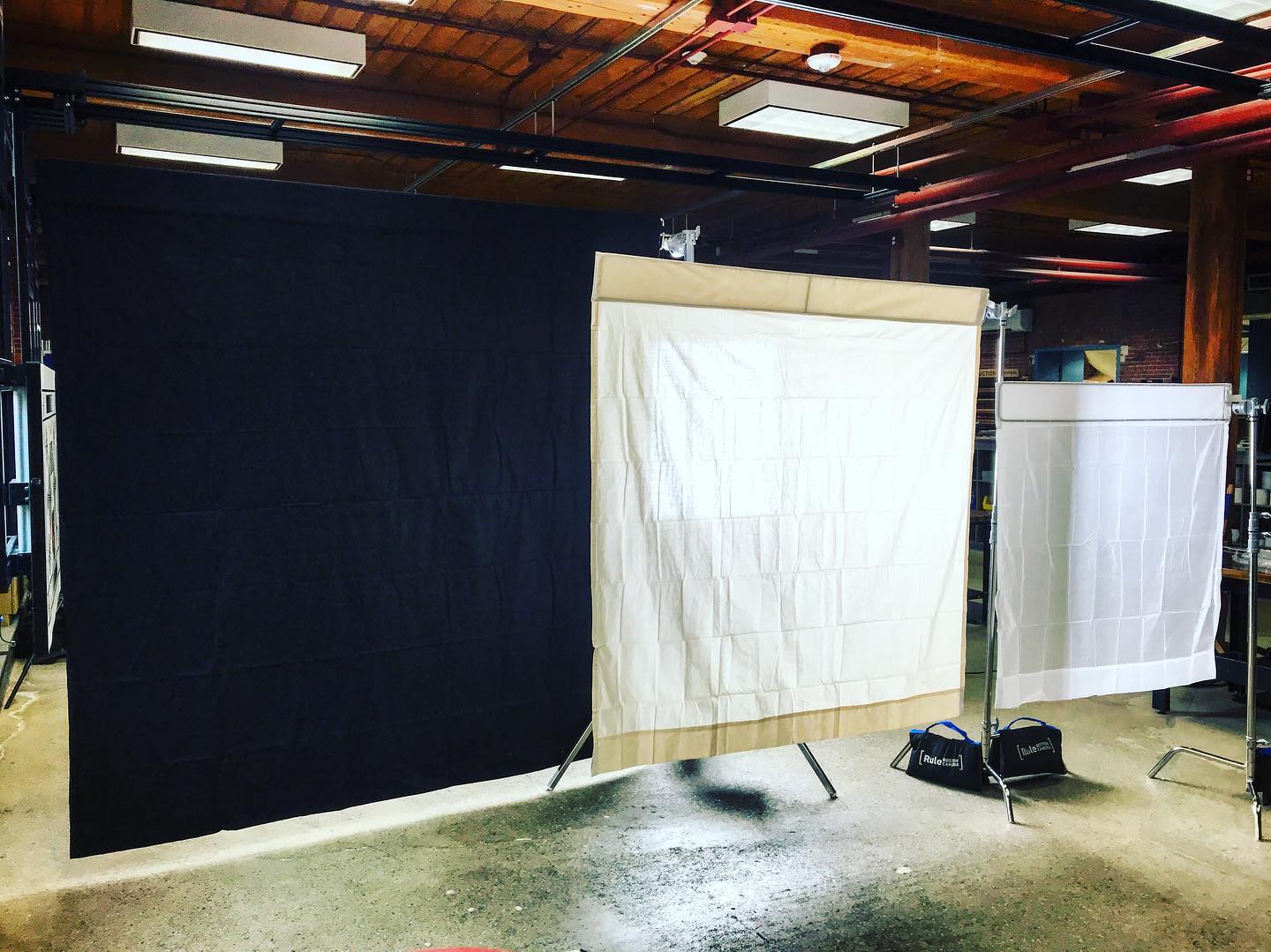 6' Wag Flag – Rule Camera